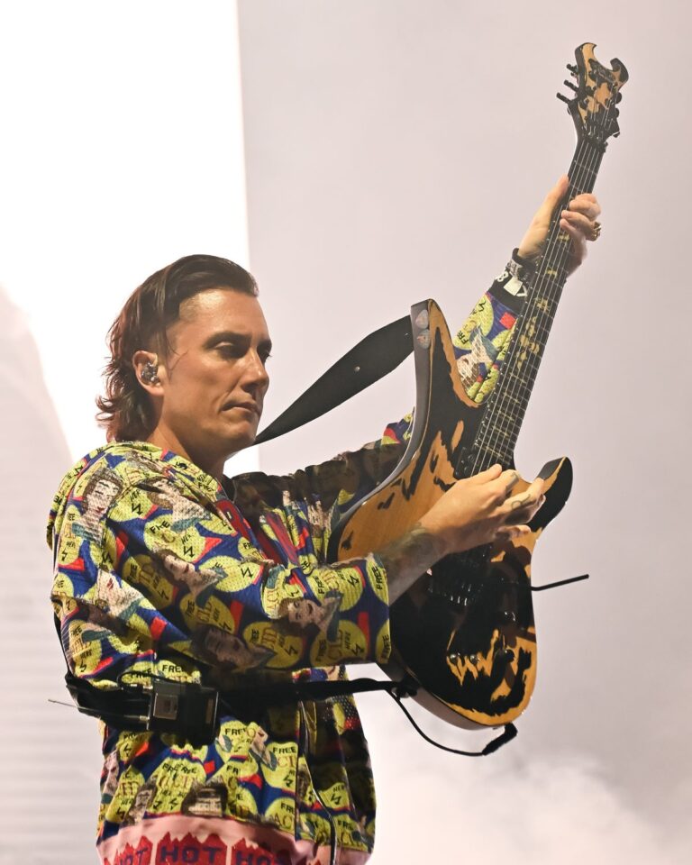 Avenged Sevenfold inicia turnê no Brasil com show em Curitiba; veja setlist e fotos