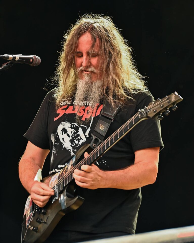 Avenged Sevenfold inicia turnê no Brasil com show em Curitiba; veja setlist e fotos