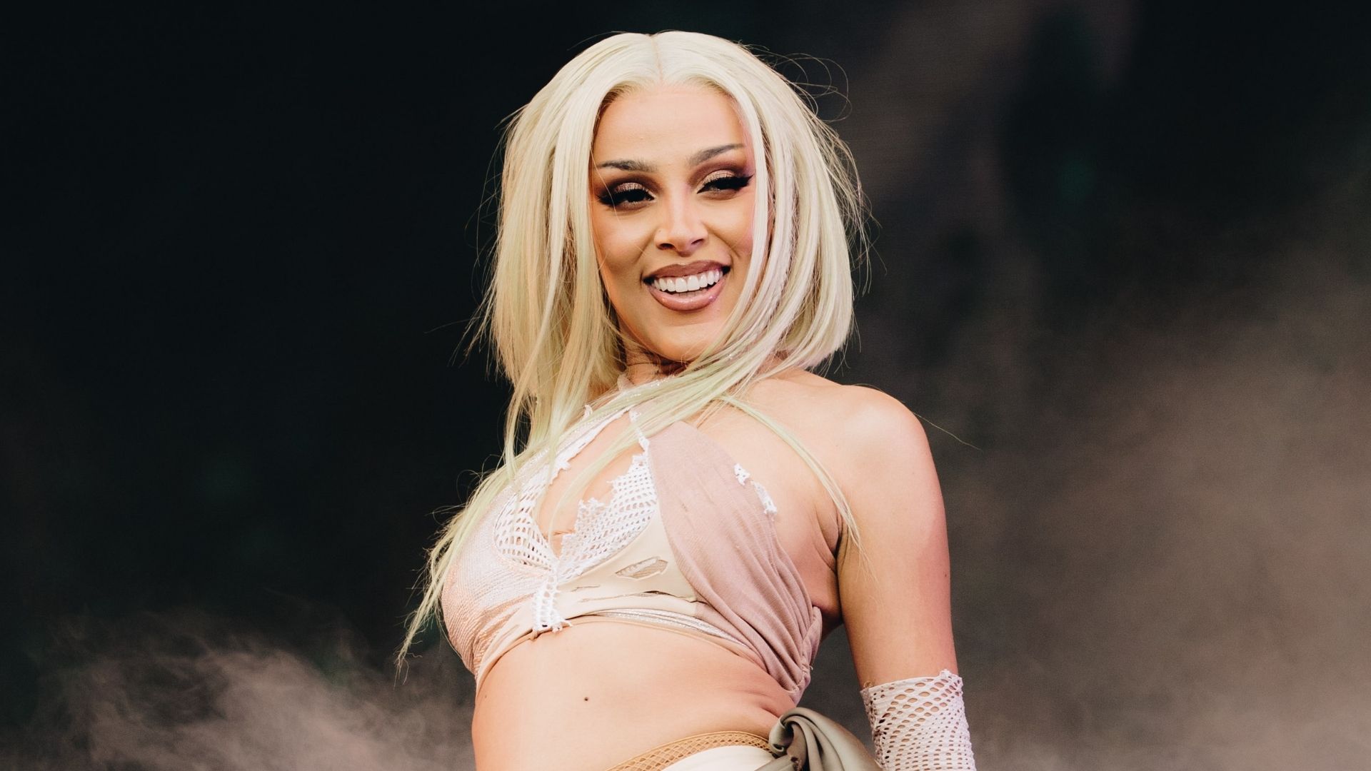 Doja Cat rebate críticas raciais sobre sua origem - Rolling Stone Brasil